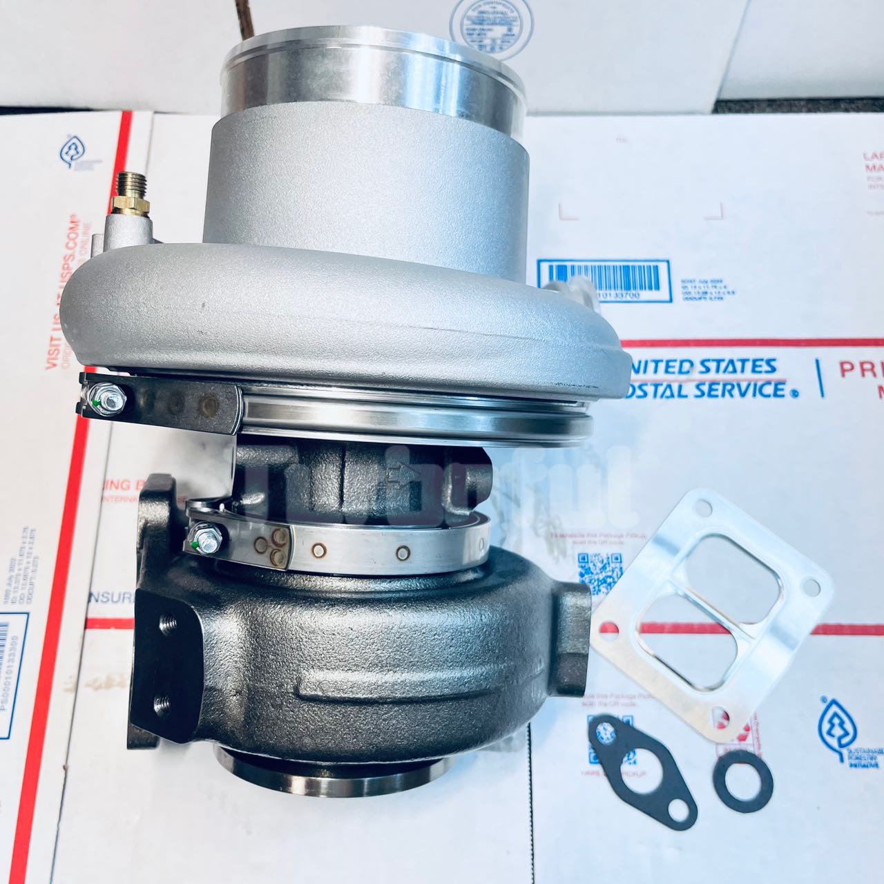 New Turbo for Detroit DD15 HX55 3768076 A4720961699 3768075 A4720960699